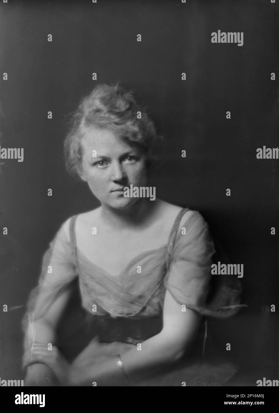 Miss Vera Parker, portrait photograph, 1918 Oct. 10 Stock Photo - Alamy