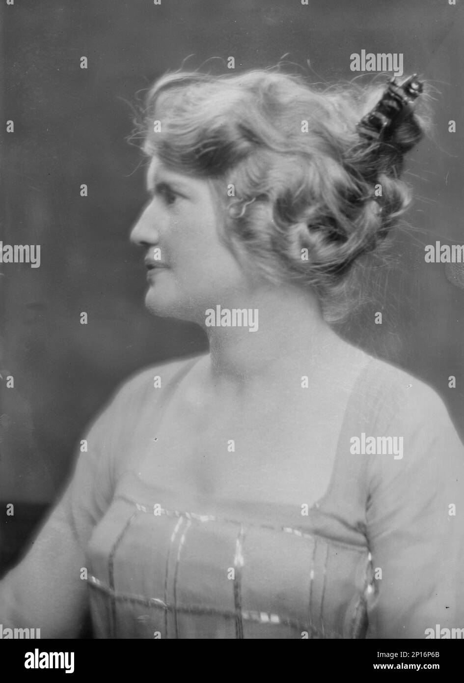 Miss Sally Prescott, portrait photograph, 1919 June 2 Stock Photo - Alamy