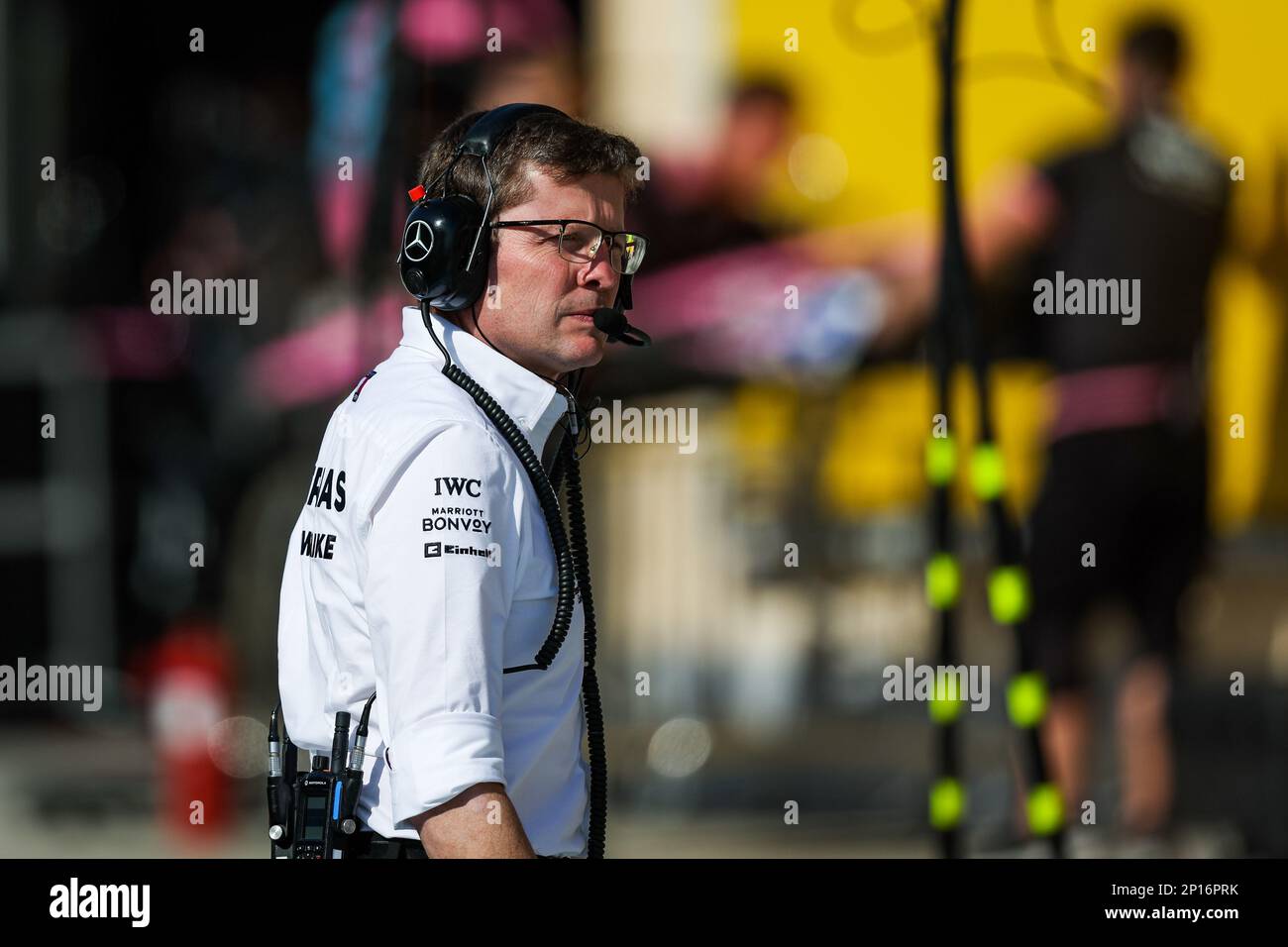 Mercedes amg f1 engineer hi-res stock photography and images - Alamy
