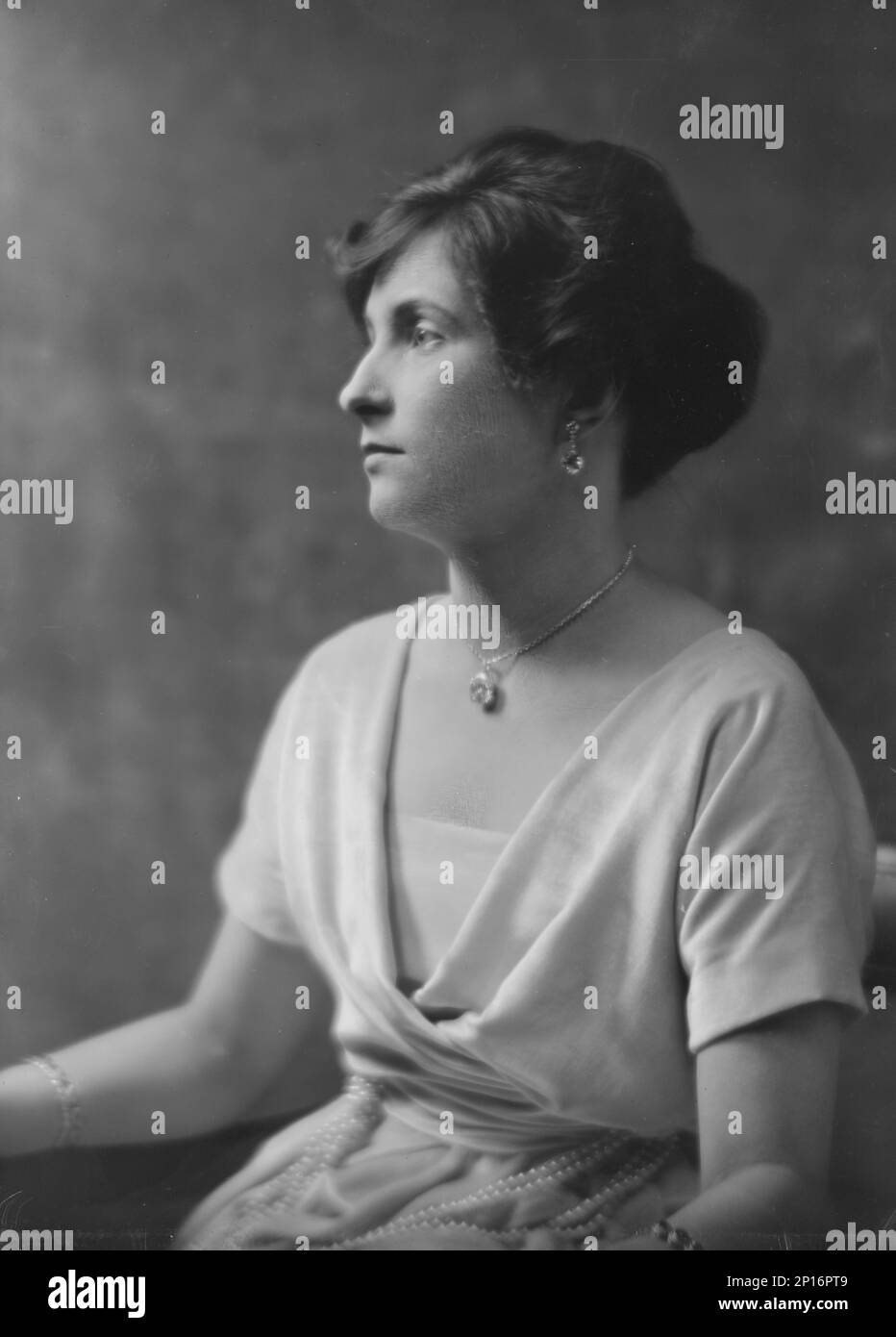 Mrs. S. Reilly, portrait photograph, 1918 Mar. 4 Stock Photo - Alamy