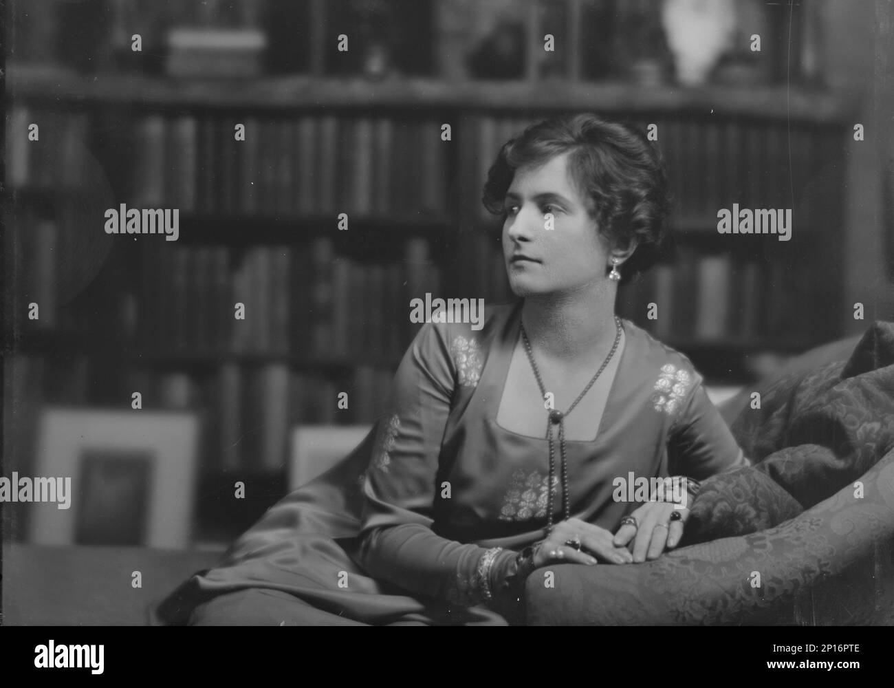 Mrs. S. Reilly, portrait photograph, 1918 Mar. 4 Stock Photo - Alamy