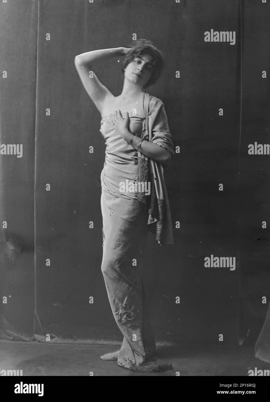 Revalles, Flore, Miss, portrait photograph, 1918 Sept. 26. Swiss singer ...