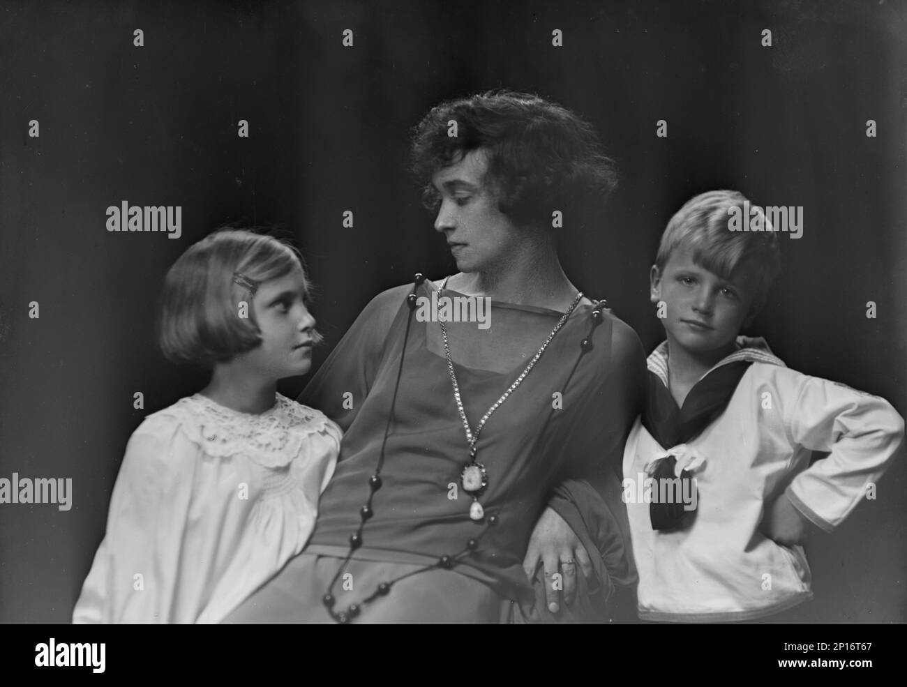Mrs. Rousseau and children, portrait photograph, 1918 Nov. 14 Stock ...