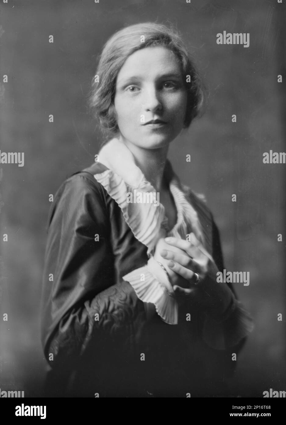 Mrs. Robbins Russell, portrait photograph, 1918 May 17 Stock Photo - Alamy