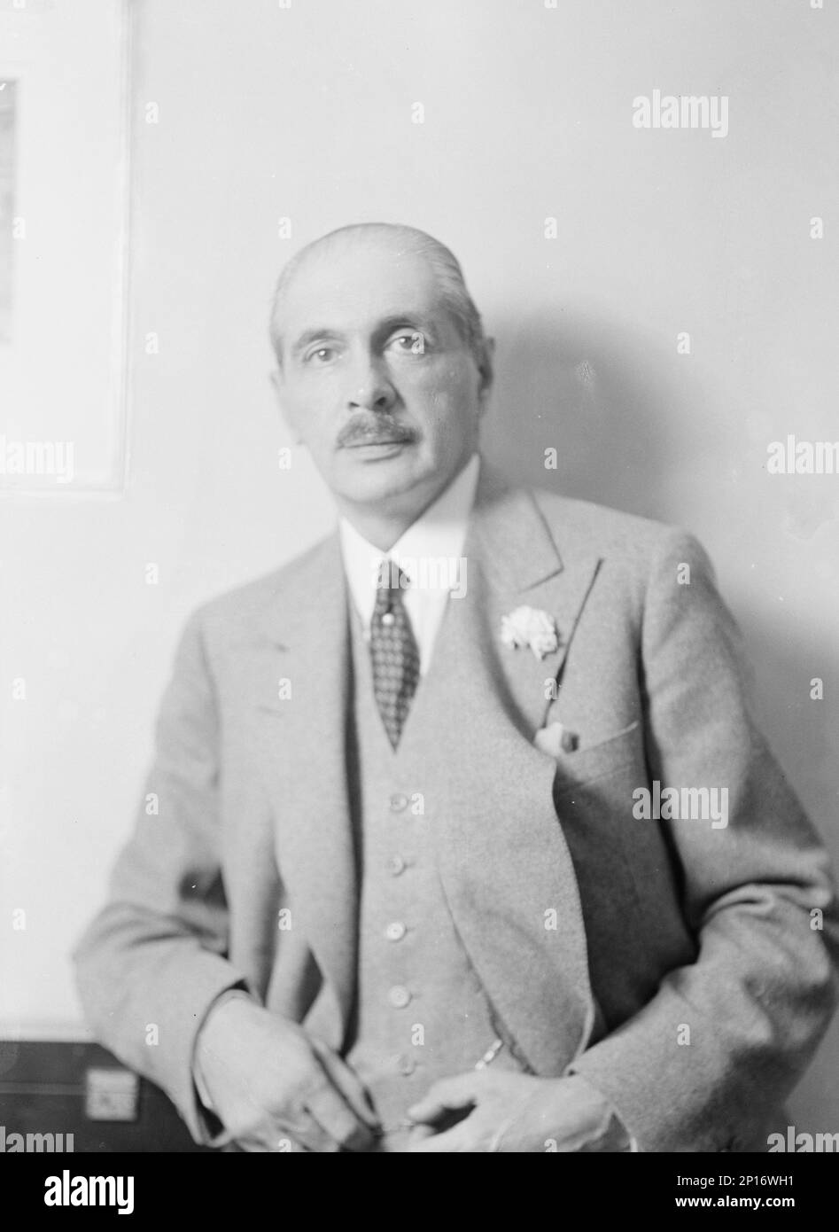 Robert Schey, portrait photograph, 1933 Oct. 19 Stock Photo - Alamy