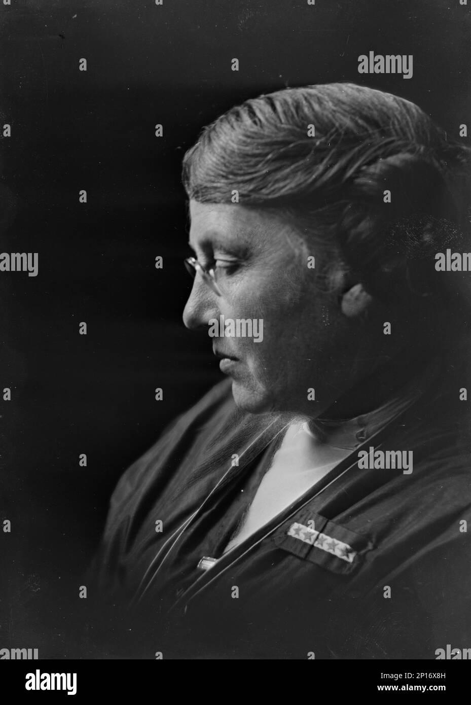 Mrs h hi-res stock photography and images - Alamy