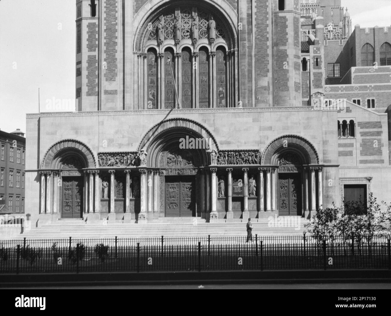 St. Bartholomew's Church, New York City, between 1896 and 1942 ...