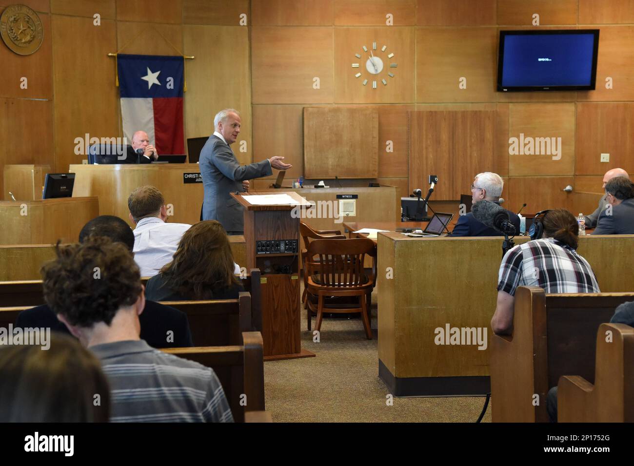 Kerry Max Cook's attorney, Mark Bennett of Houston, gives his closing ...