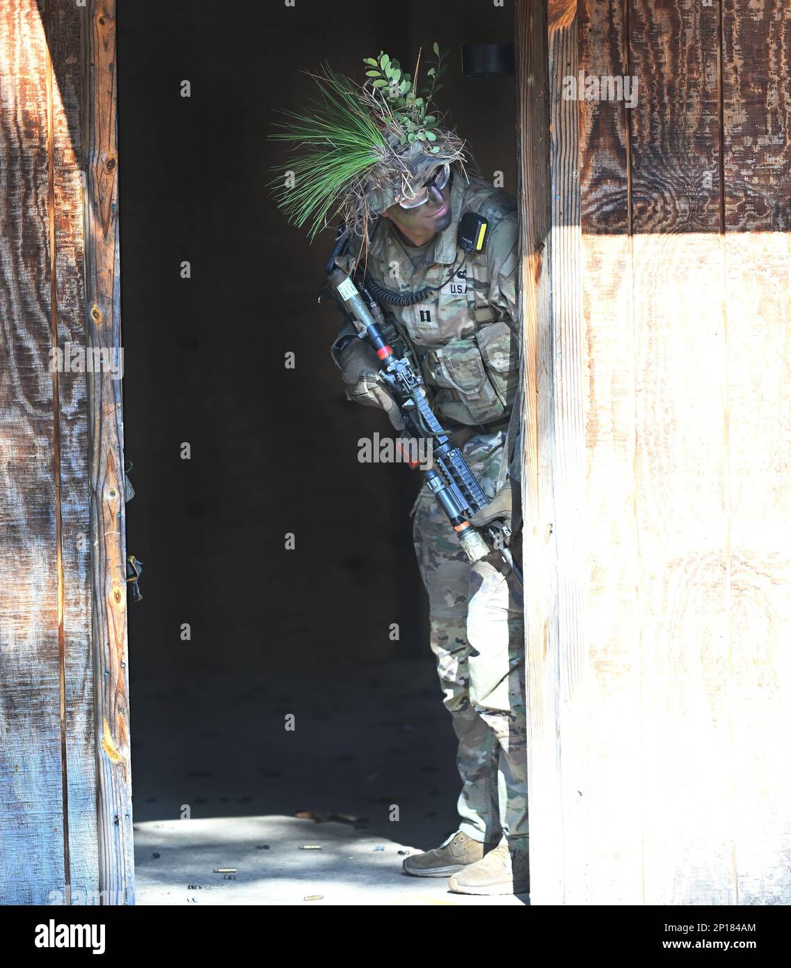 A Soldier assigned to the U.S. Army John F. Kennedy Special Warfare ...