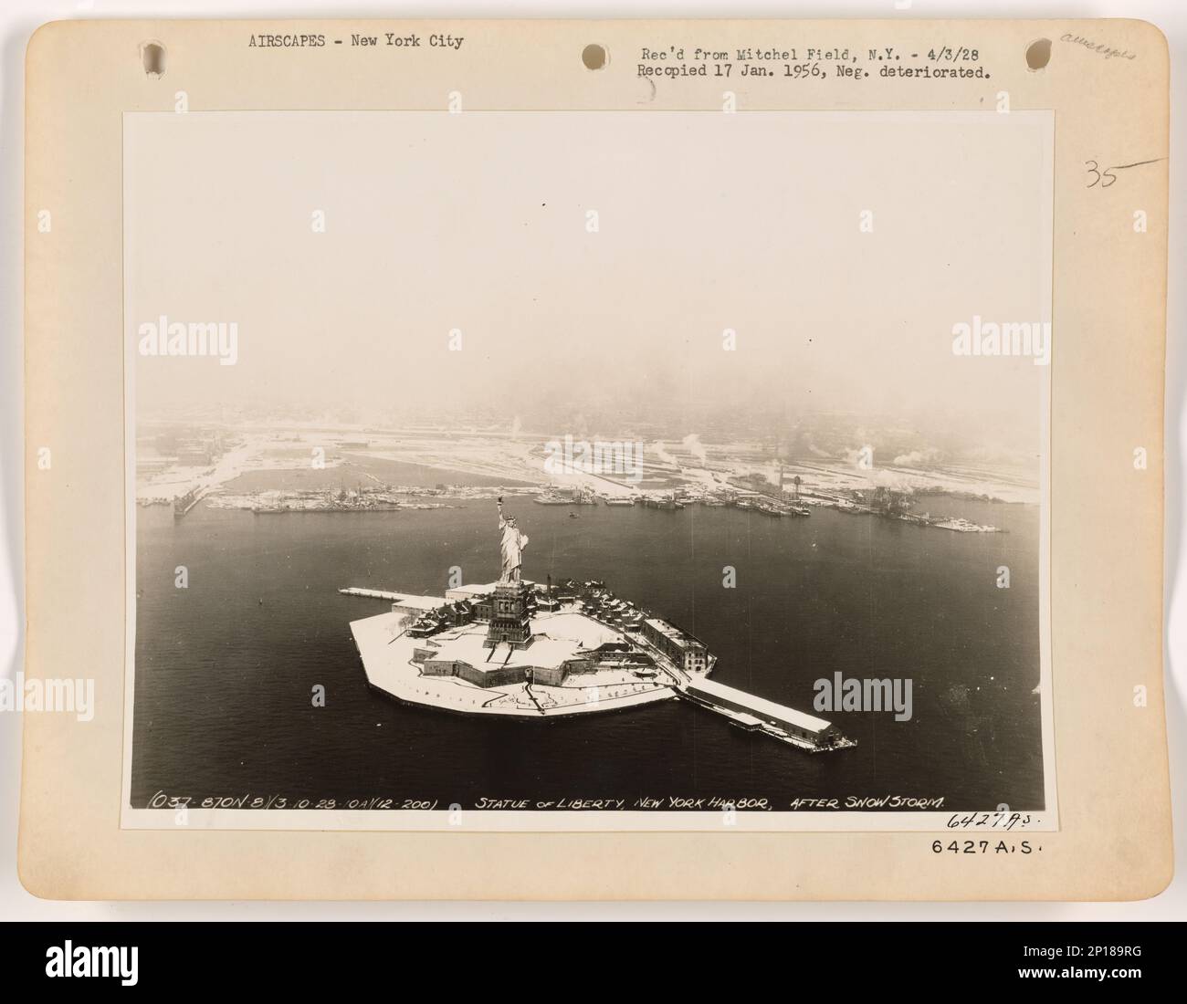 Statue liberty bird's eye view hi-res stock photography and images - Alamy