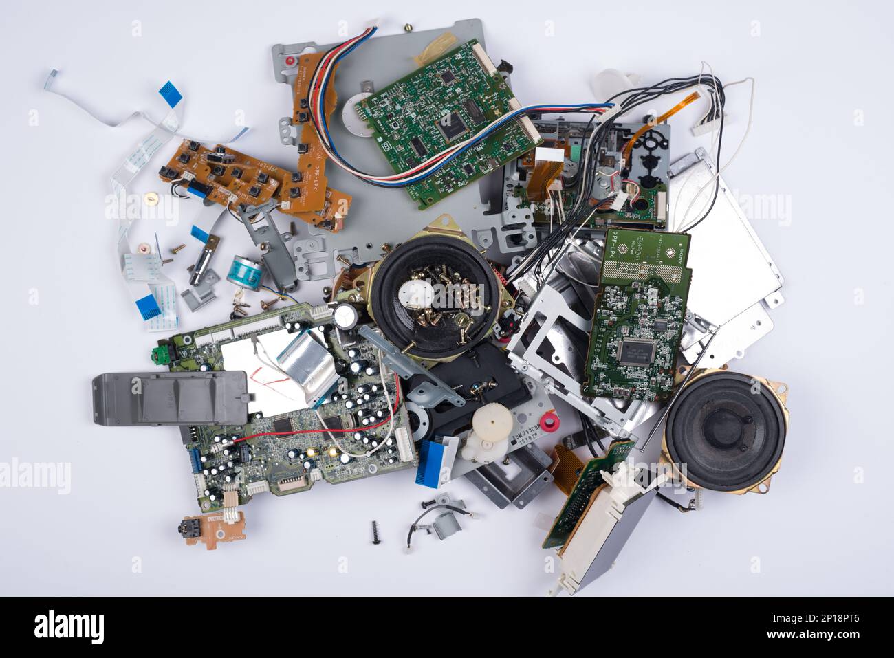 Electronic parts hi-res stock photography and images - Alamy