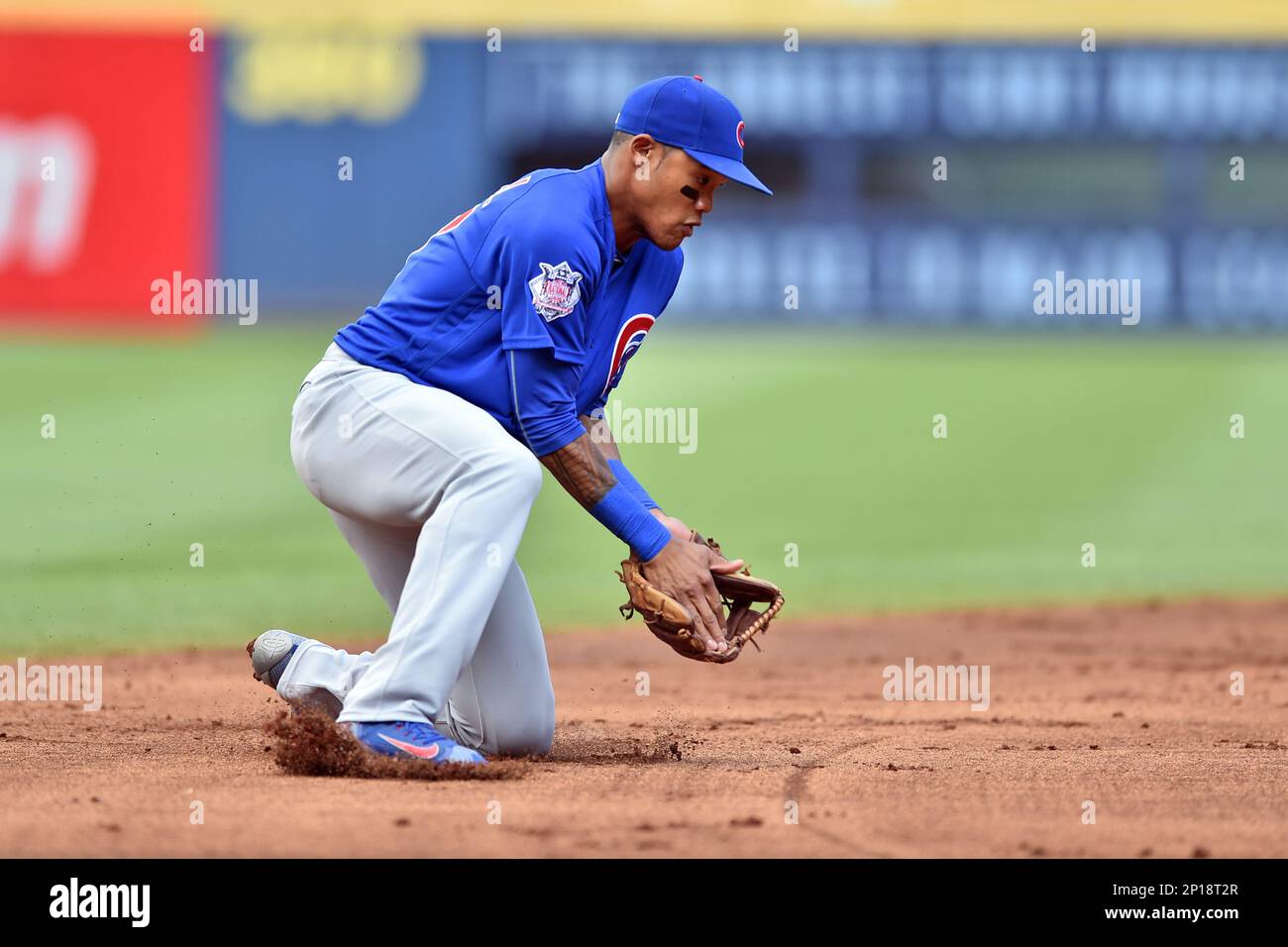 Chicago Cubs shortstop Addison Russell (27) fields a ball during a game ...