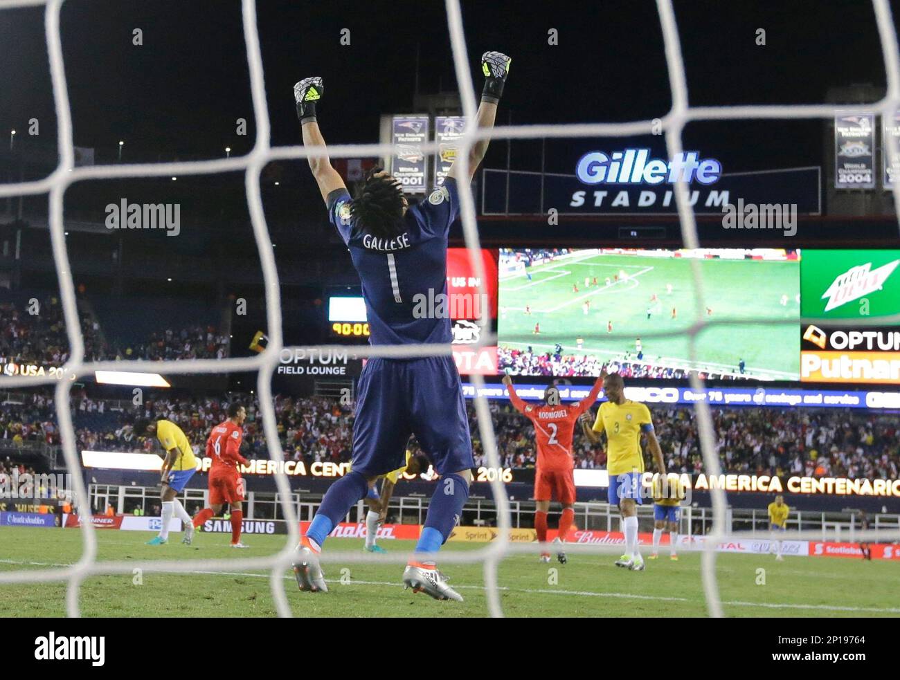 Peru’s goalkeeper Pedro Gallese celebrates his team's 1-0 victory over ...