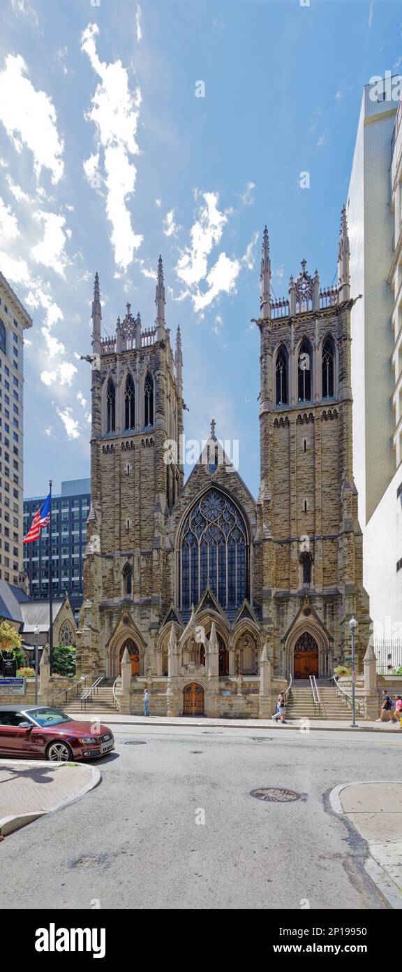 Pittsburgh Downtown: First Presbyterian Church on Sixth Avenue is ...