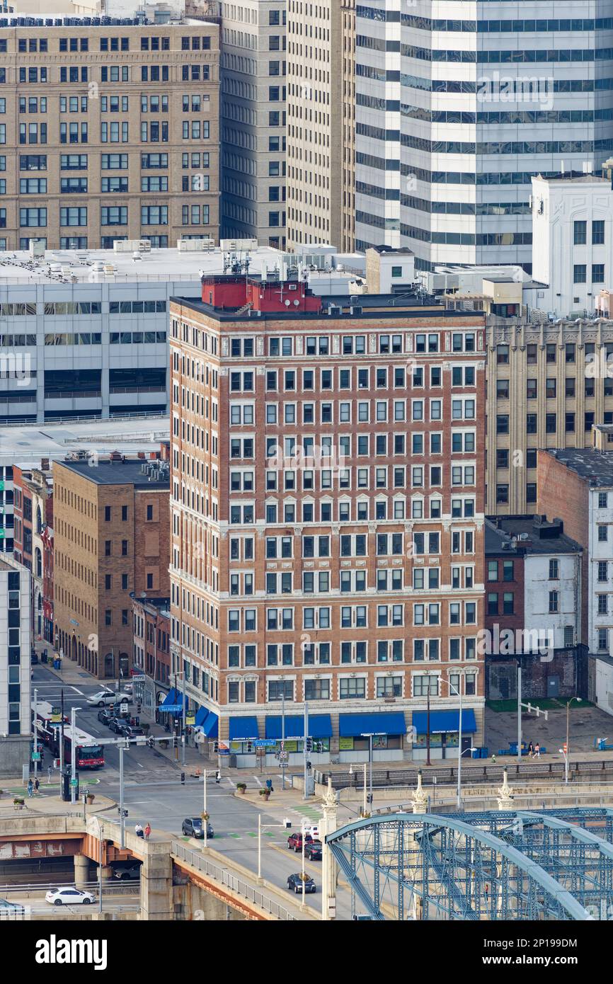 Pittsburgh Downtown: Four Smithfield Street, a brick and terra cotta ...