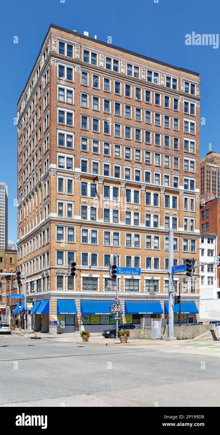 Pittsburgh Downtown: Four Smithfield Street, a brick and terra cotta ...
