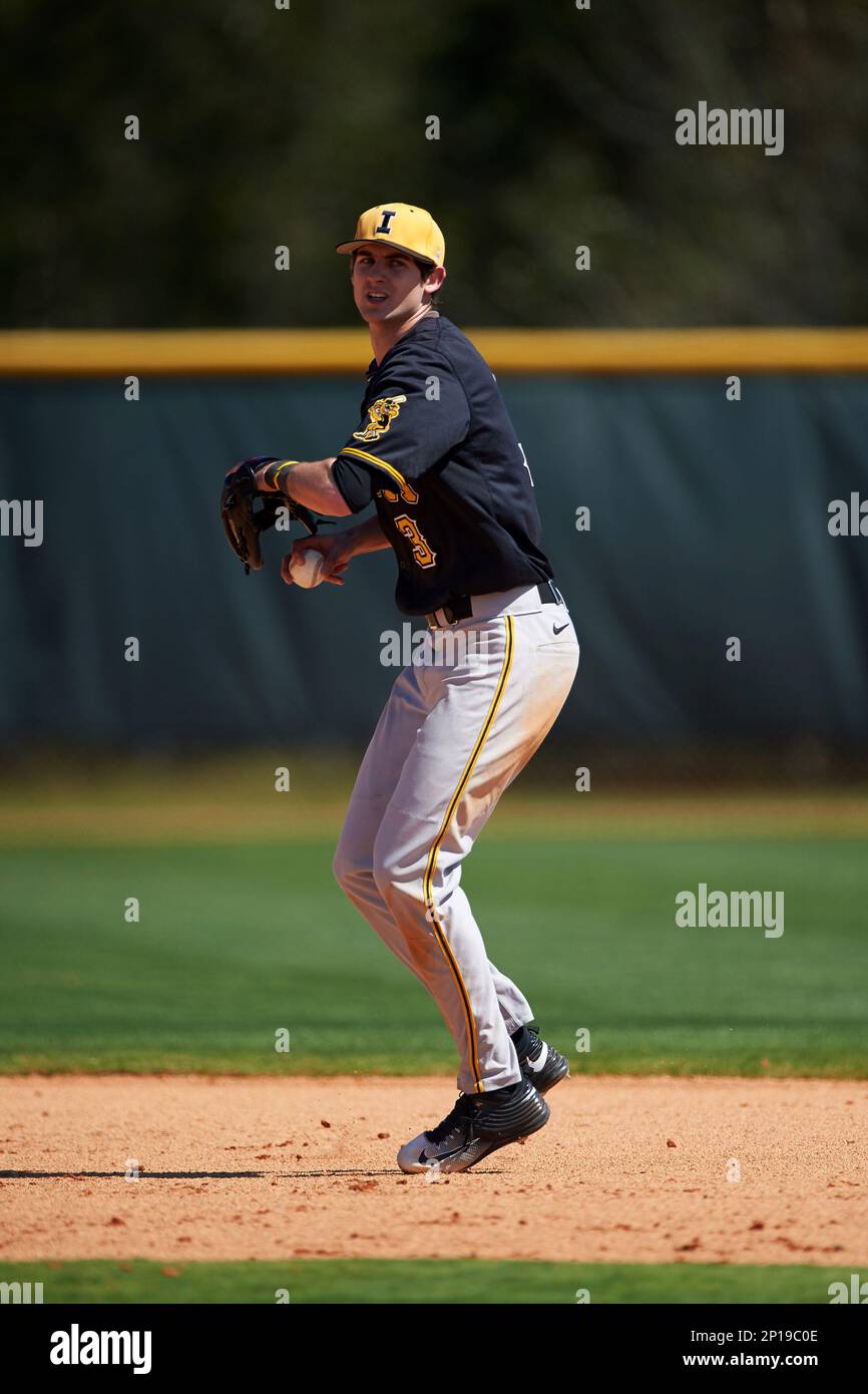 Iowa Hawkeyes shortstop Nick Roscetti (3) throws to first during a game ...