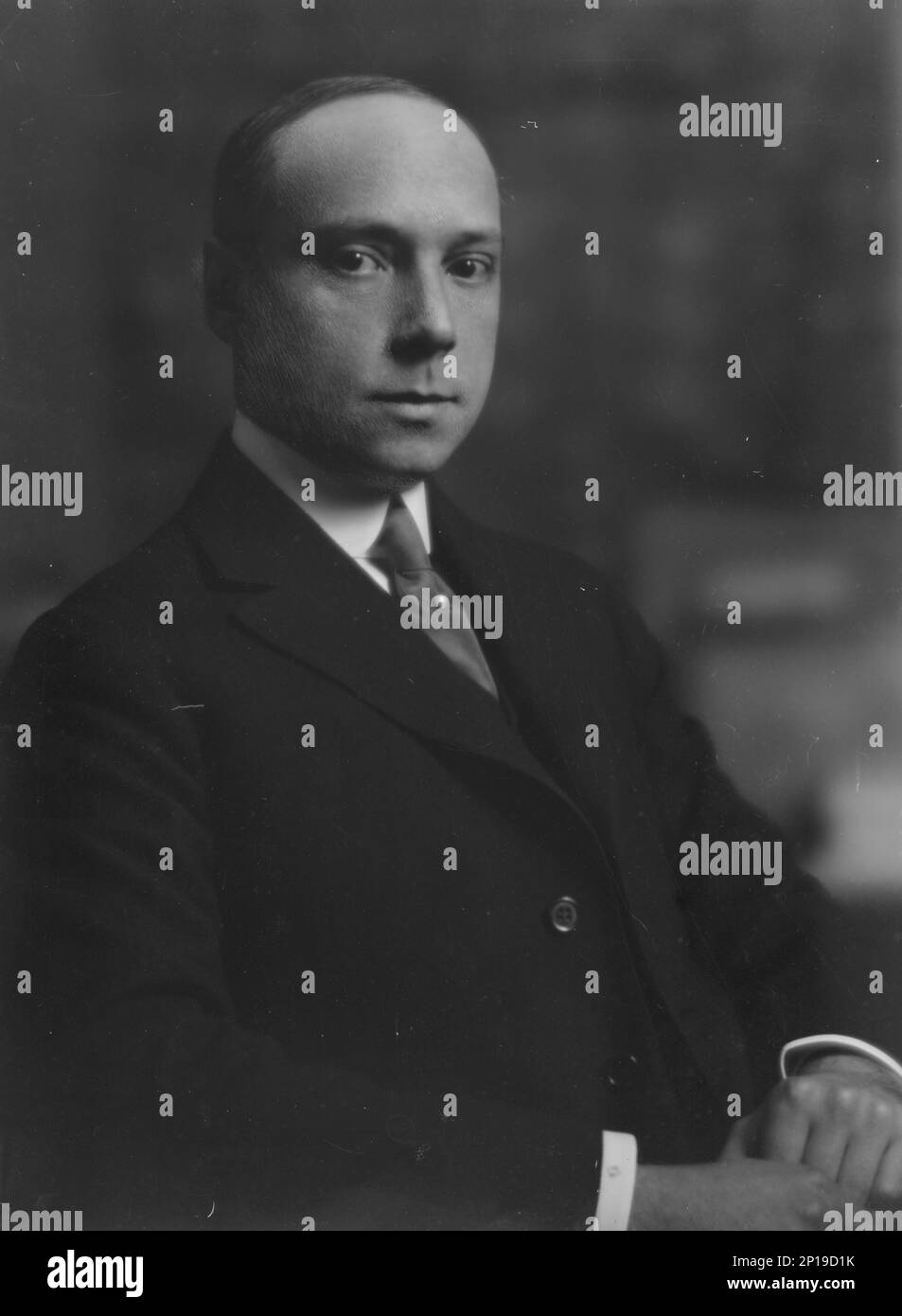 Portrait of dr oppenheimer hi-res stock photography and images - Alamy