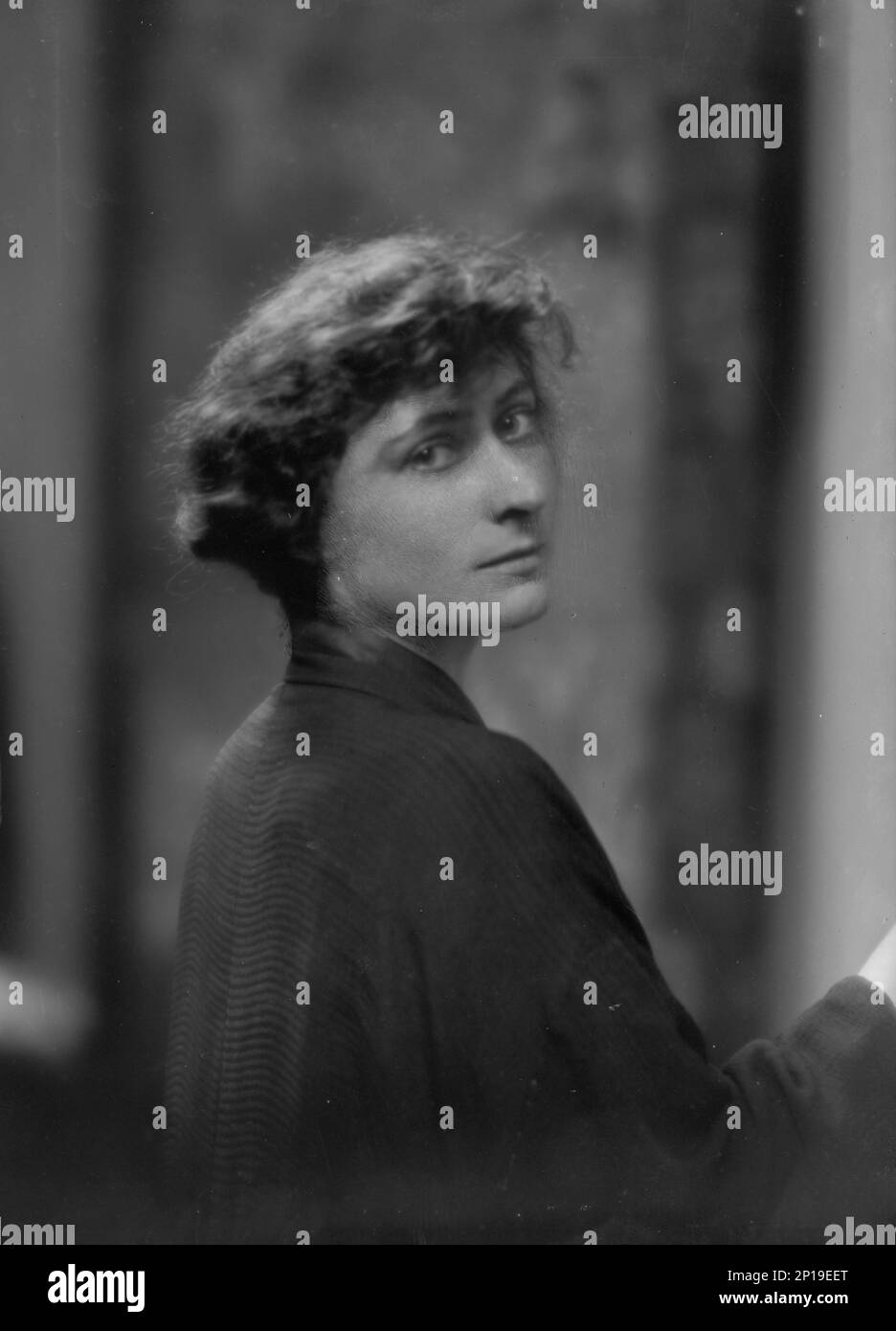 Mrs alexander powell hi-res stock photography and images - Alamy