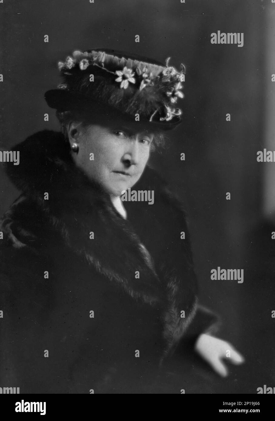 Anna topping truesdale hi-res stock photography and images - Alamy