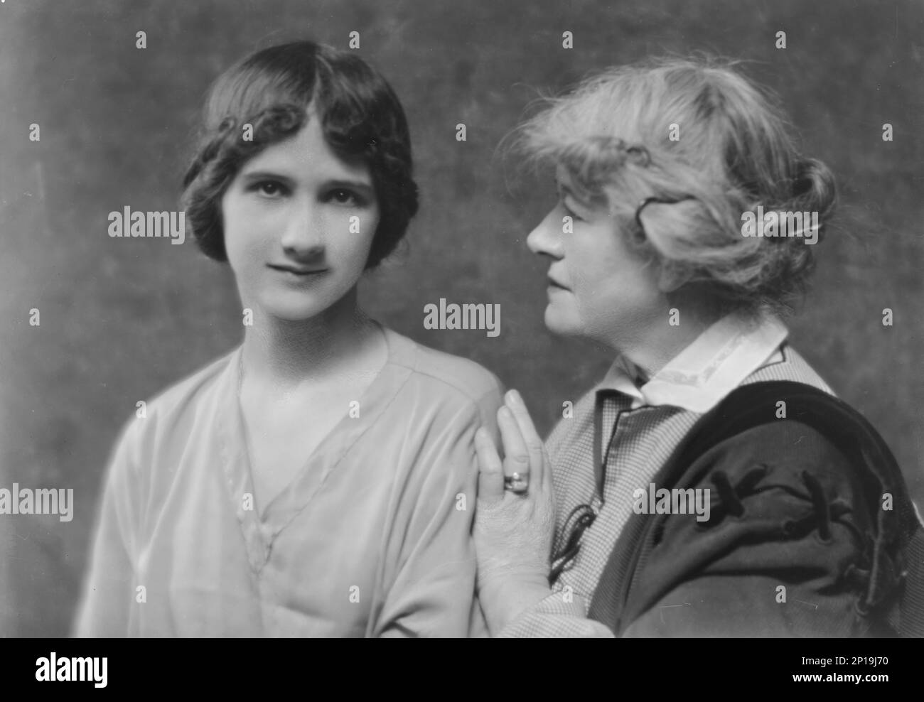Terry, Ellen, Miss, and Anna Duncan, portrait photograph, 1915 Stock ...