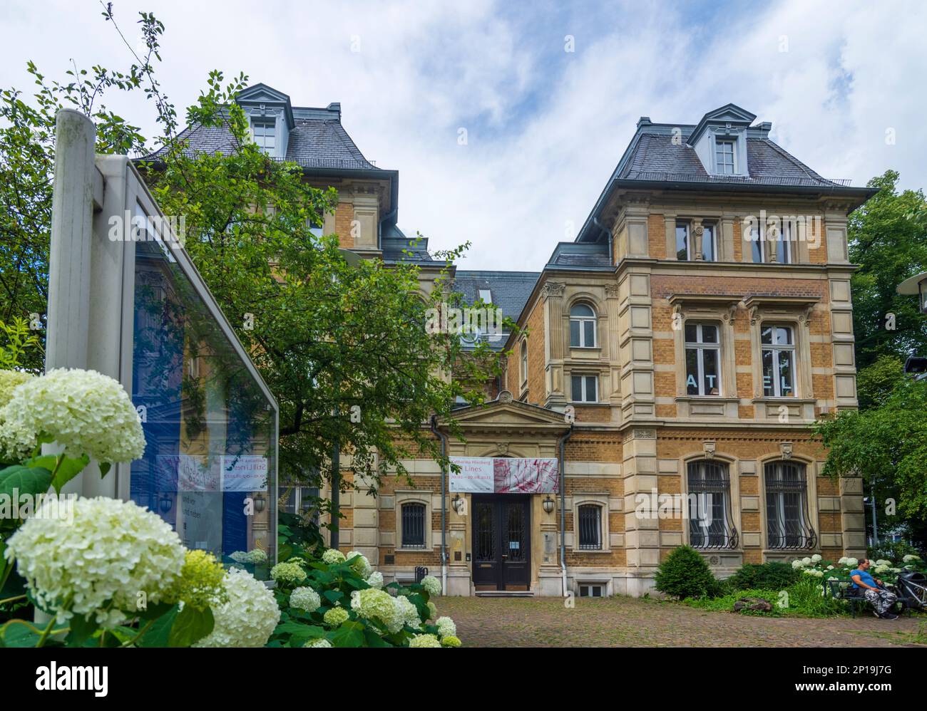 Villa zanders with integrated municipal gallery in bergisches land hi ...