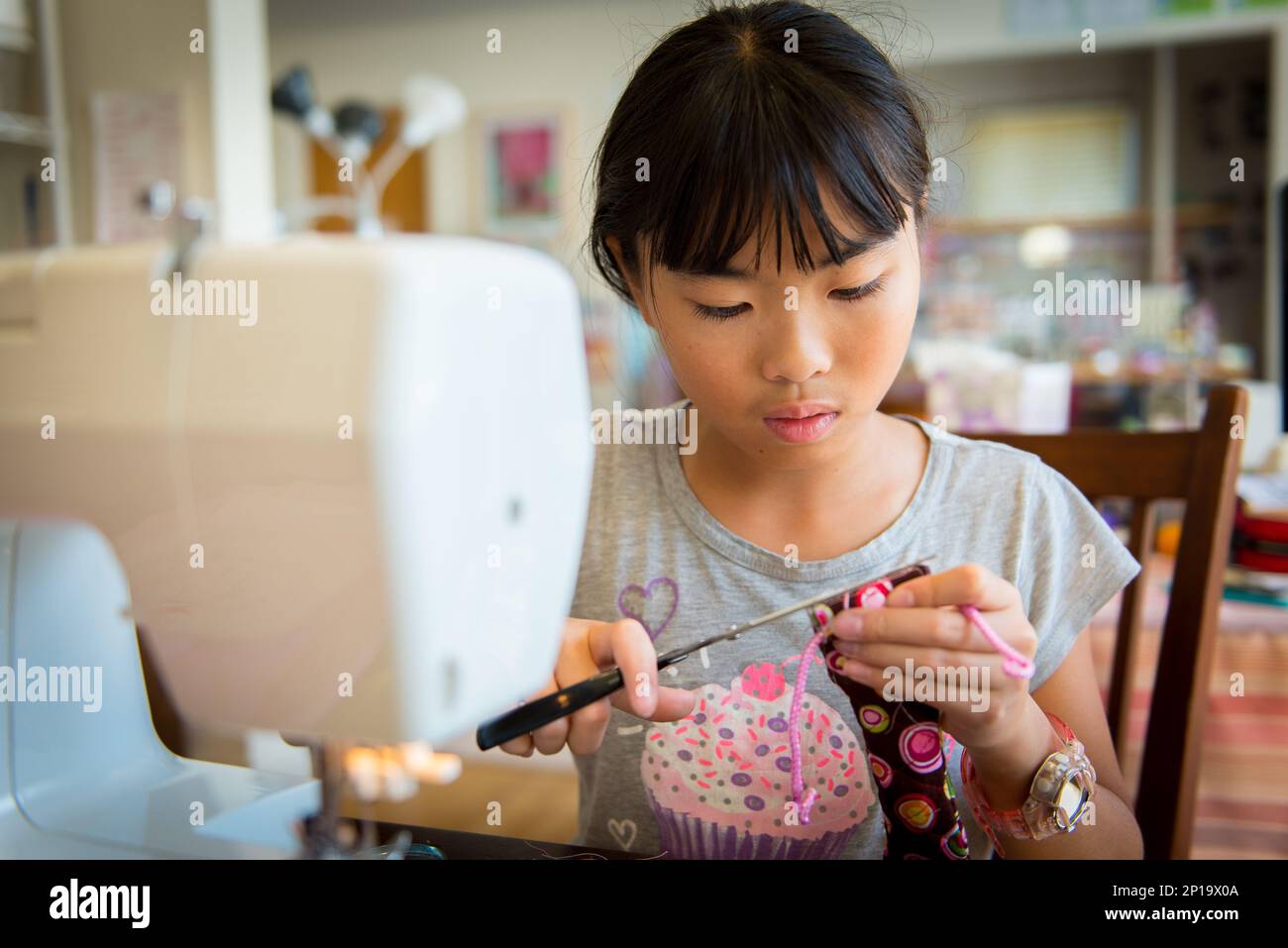 Sowing fabric hi-res stock photography and images - Alamy