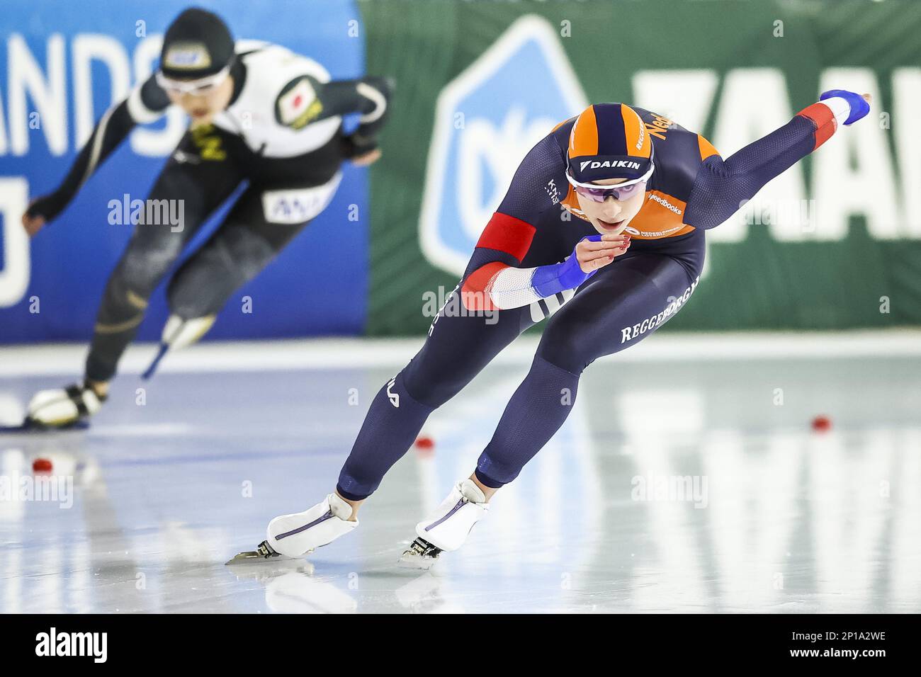 HERENVEEN - Kurumu Inagawa (JPN), Femke Kok (NED) (lr) during the 500 ...
