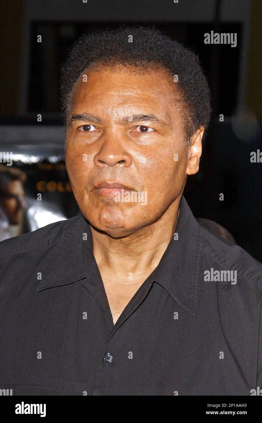 Photo by: Lee Roth/STAR MAX/IPx20048/2/04Muhammad Ali at the Los ...
