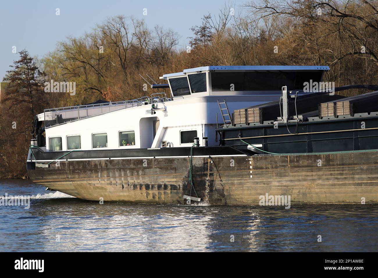 Shipping barges on main hi-res stock photography and images - Alamy