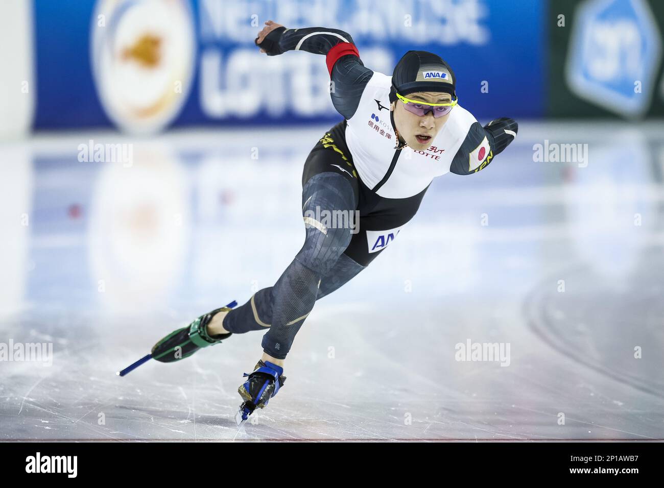 HERENVEEN - Wataru Morishige (JPN) during the 500 meter race at the ISU ...