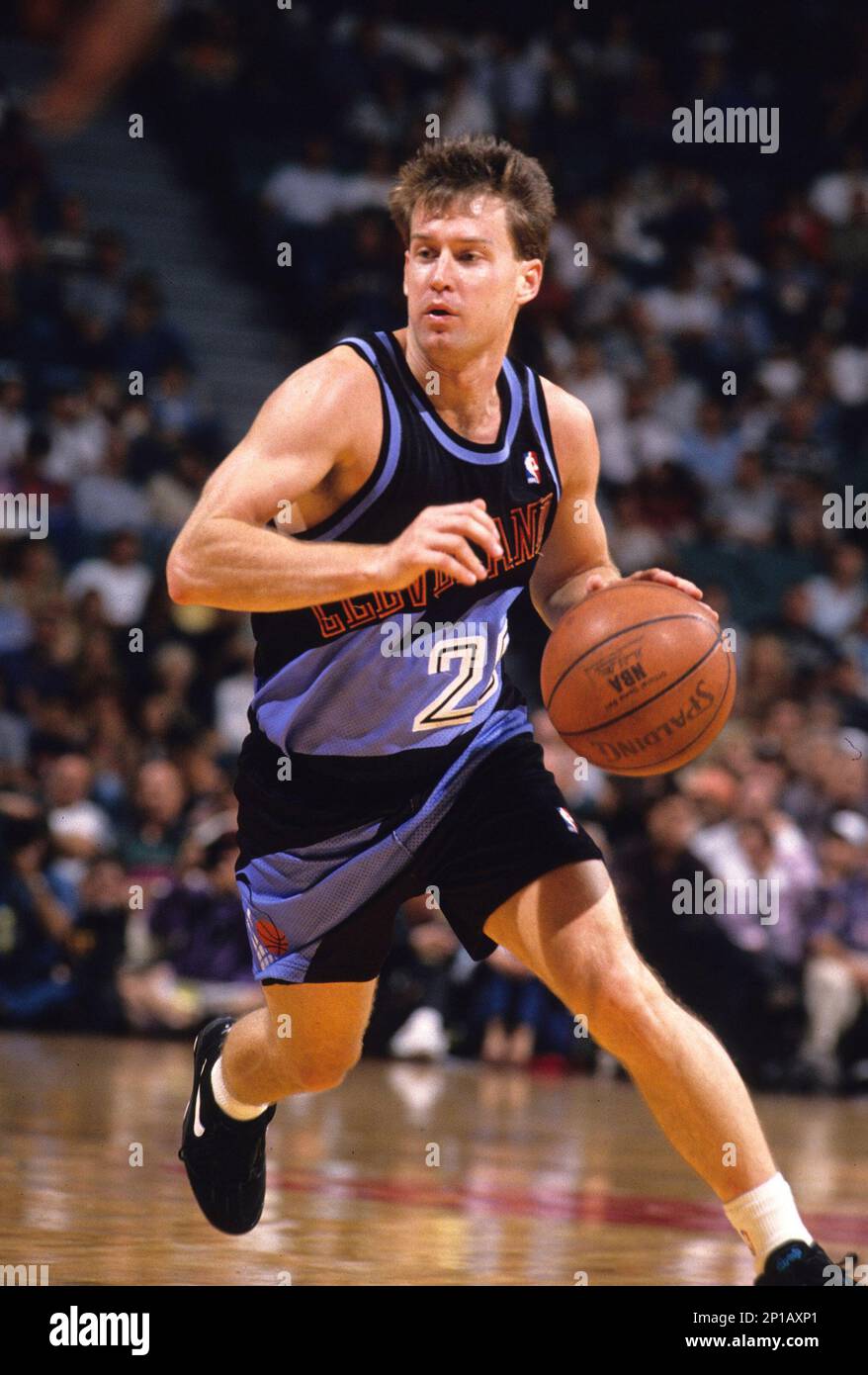 Cleveland Cavaliers guard Mark Price (25) drives up court against the ...