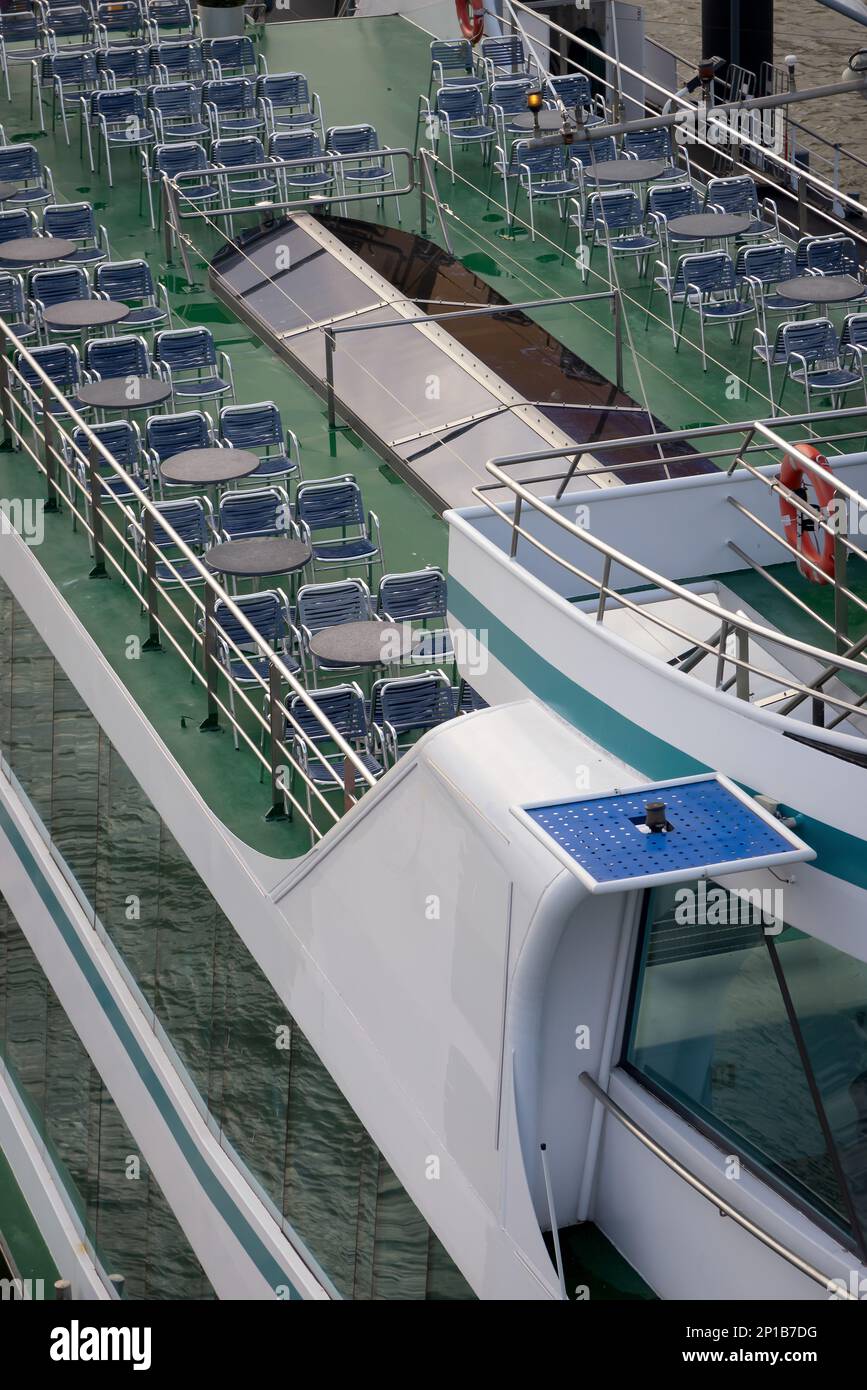 Cruise ship on the dock, waiting for the passengers Stock Photo - Alamy