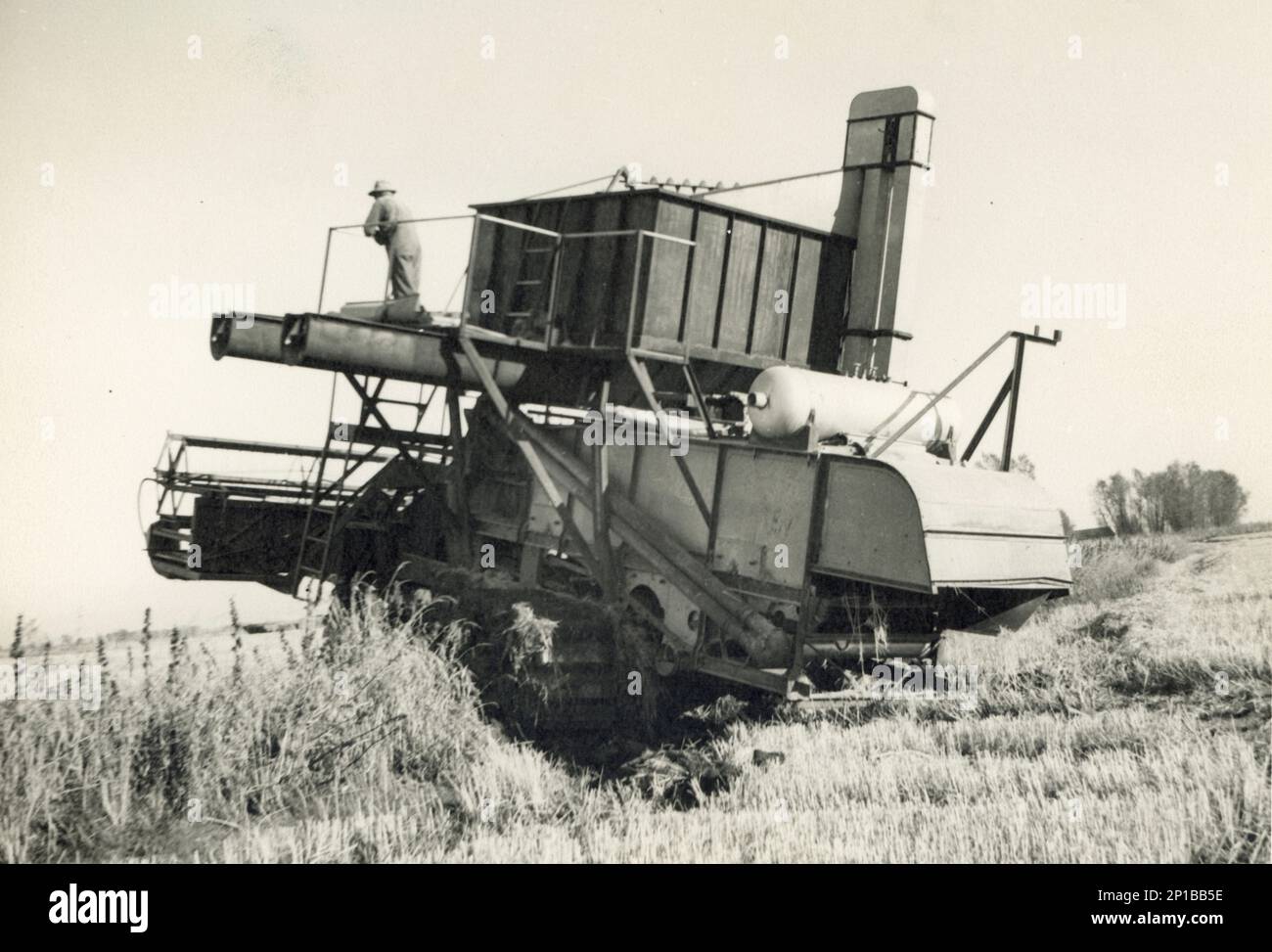 Combine Harvester about 1920s, Back, Vintage American Farm Equipment ...