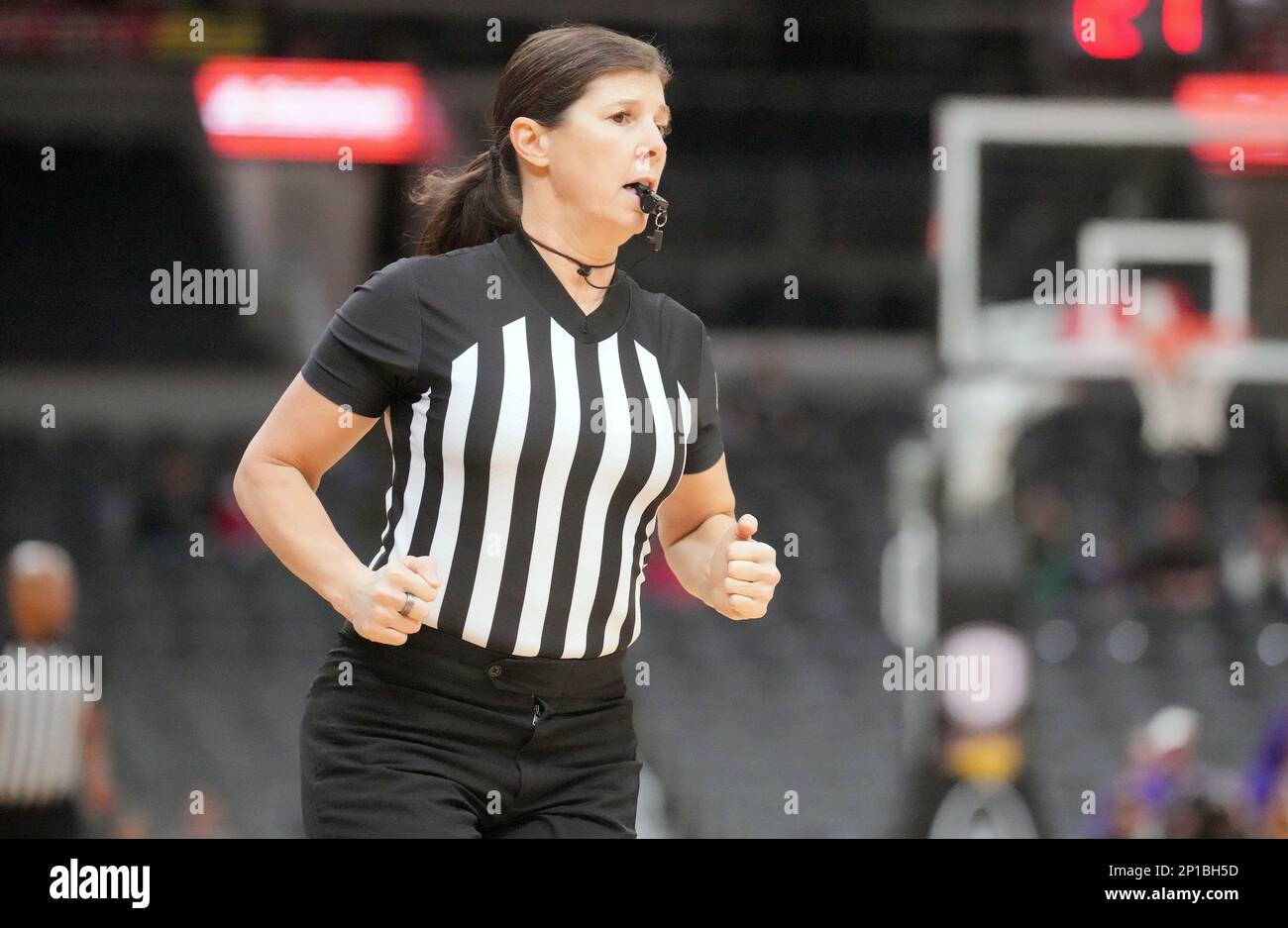 St. Louis, United States. 03rd Mar, 2023. Official Amy Bonner runs down ...