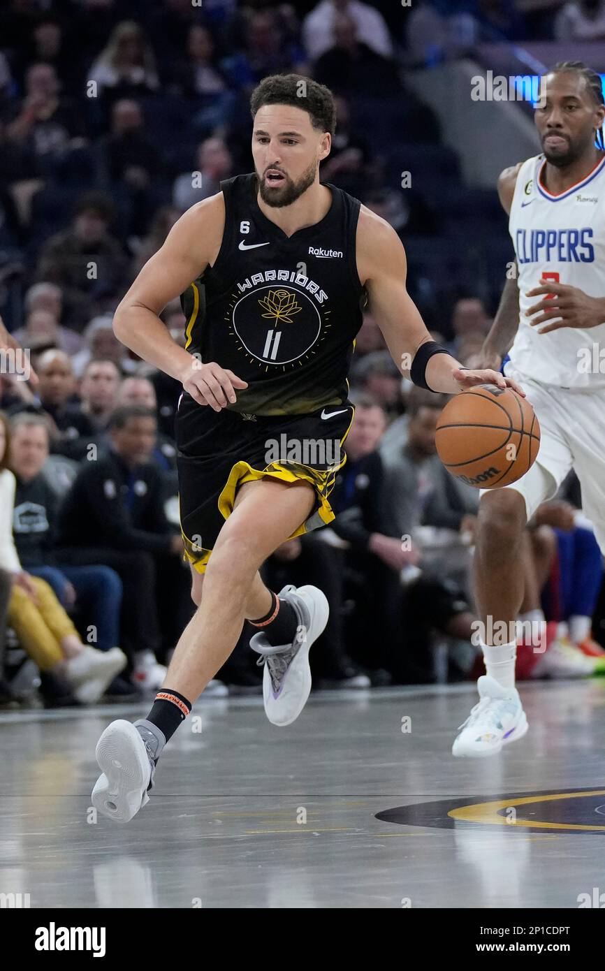 Golden State Warriors guard Klay Thompson (11) against the Los Angeles ...