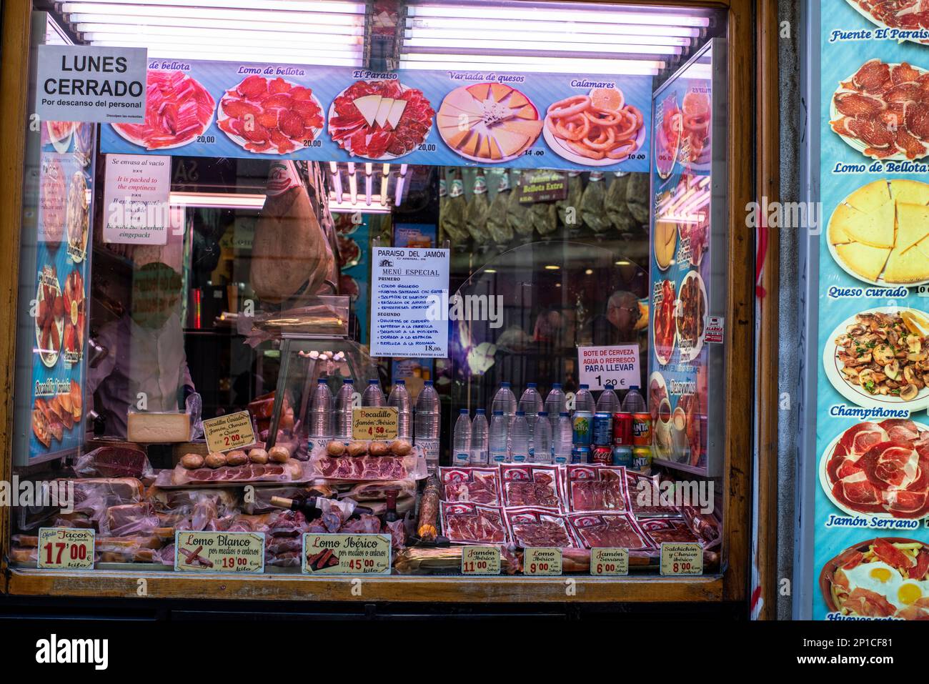 Street plate madrid spain hi-res stock photography and images - Alamy