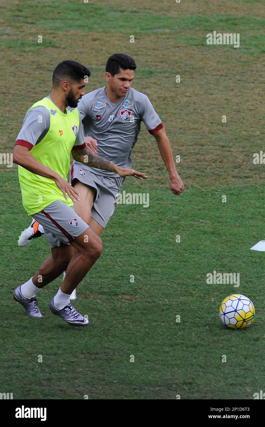 RIO DE JANEIRO - RJ - 11/05/2016 - TREINO DO FLUMINENSE - Magno Alves e ...