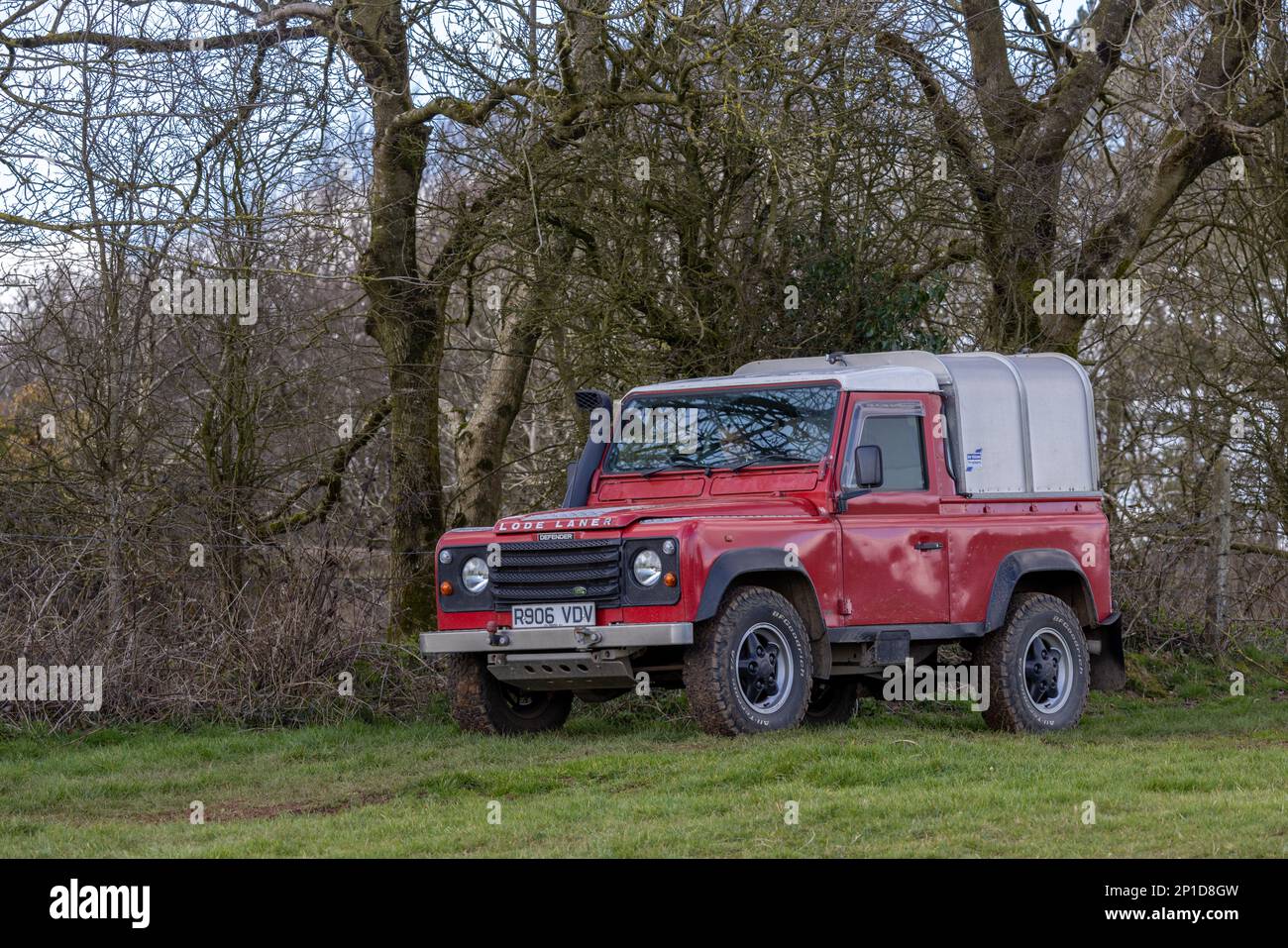 Range rover defender 90 hi-res stock photography and images - Alamy