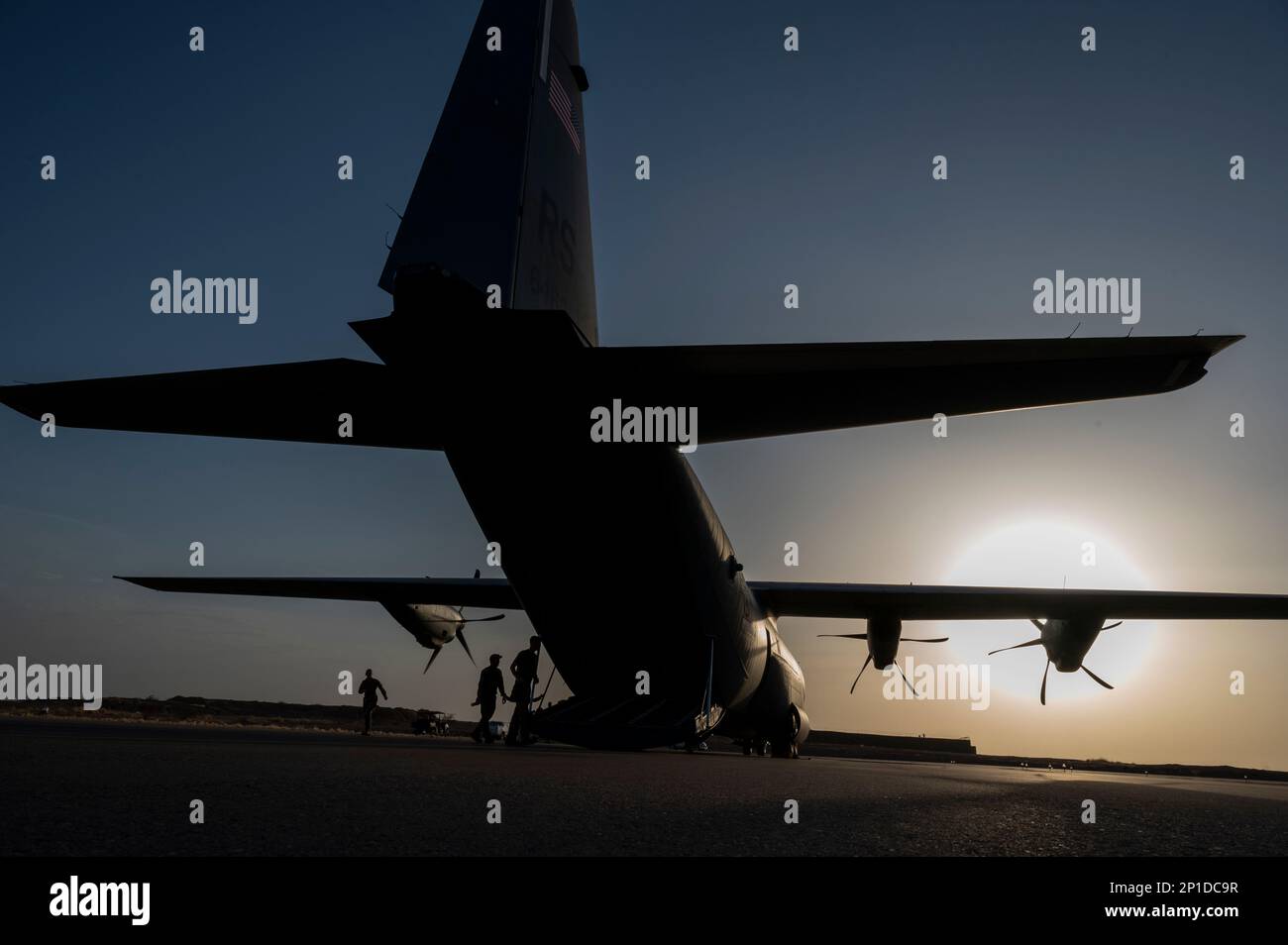 Hercules aircraft ramp hi-res stock photography and images - Alamy