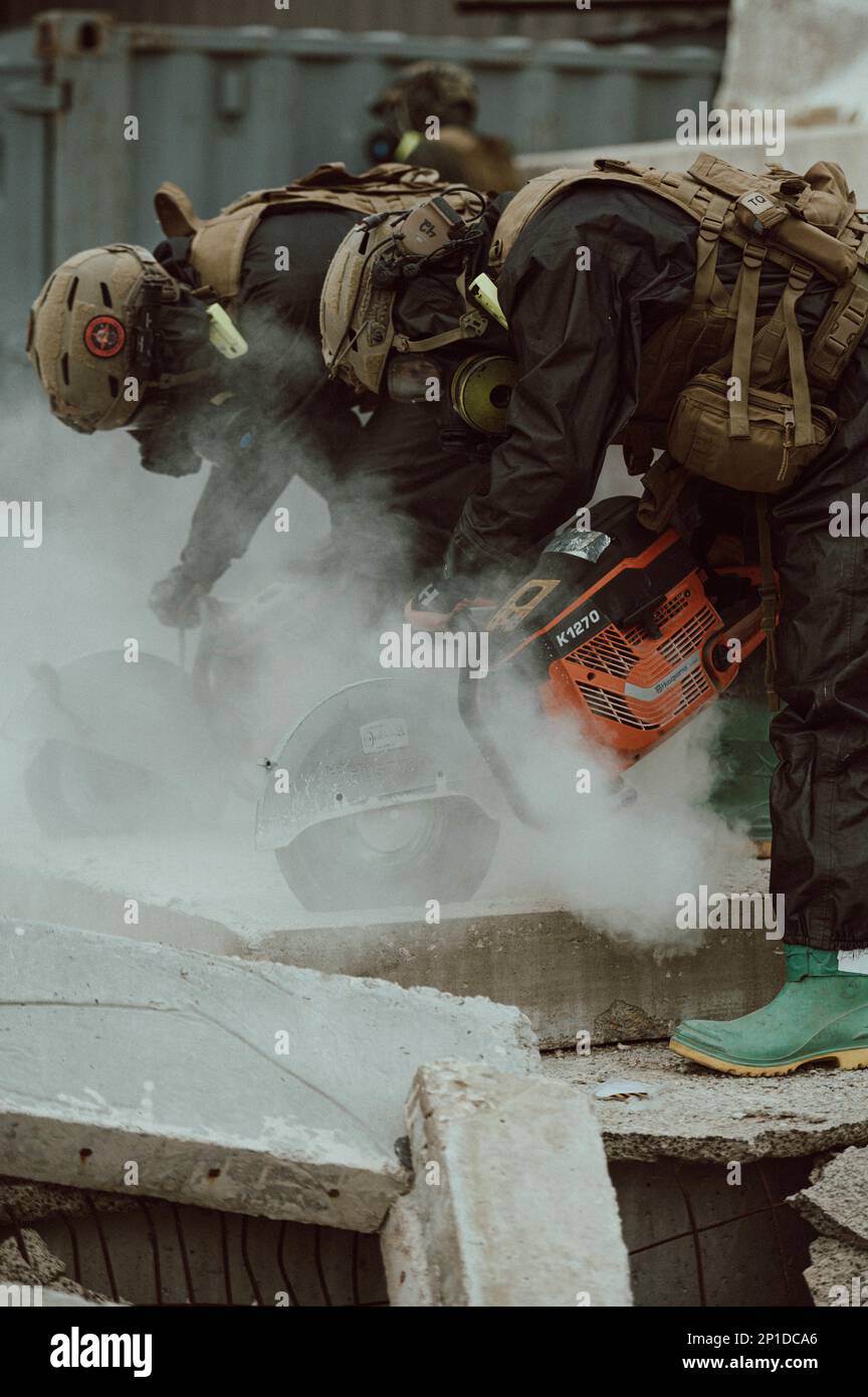 FORT HOOD, Texas (Dec.11, 2022) — Members of the search fire and rescue ...