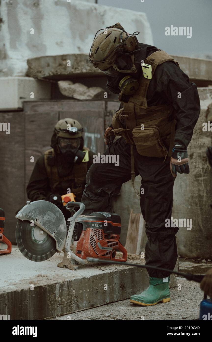 FORT HOOD, Texas (Dec.11, 2022) — Members of the search fire and rescue ...