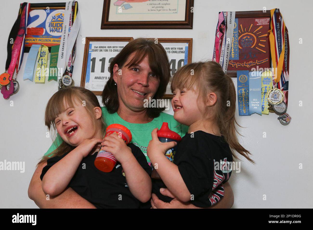 Renee Brown poses with her daughters, Emmalyn Brown and Cailynn Brown ...