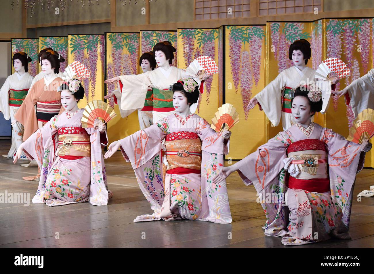 Geiko and maiko dance before about 1,000 invited guests on Saturday ...