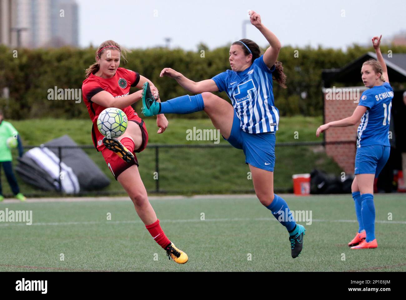 01 May 2016: Portland Thorns FC midfielder Lindsey Horan (7) gets the ...