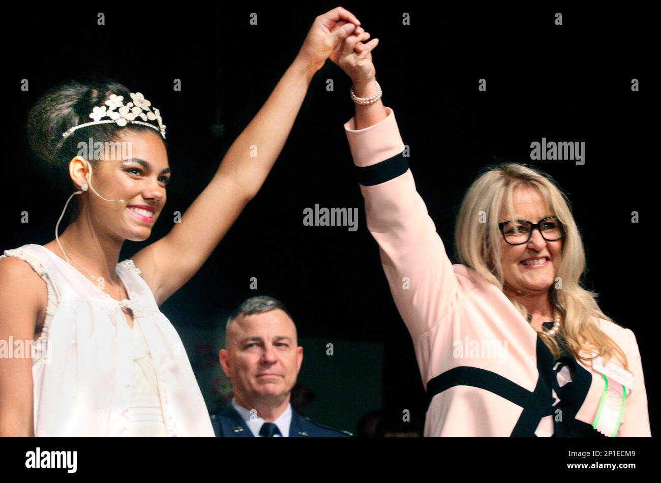 Queen Shenandoah LXXXIX Ahna Cameron is presented by her grandmother ...