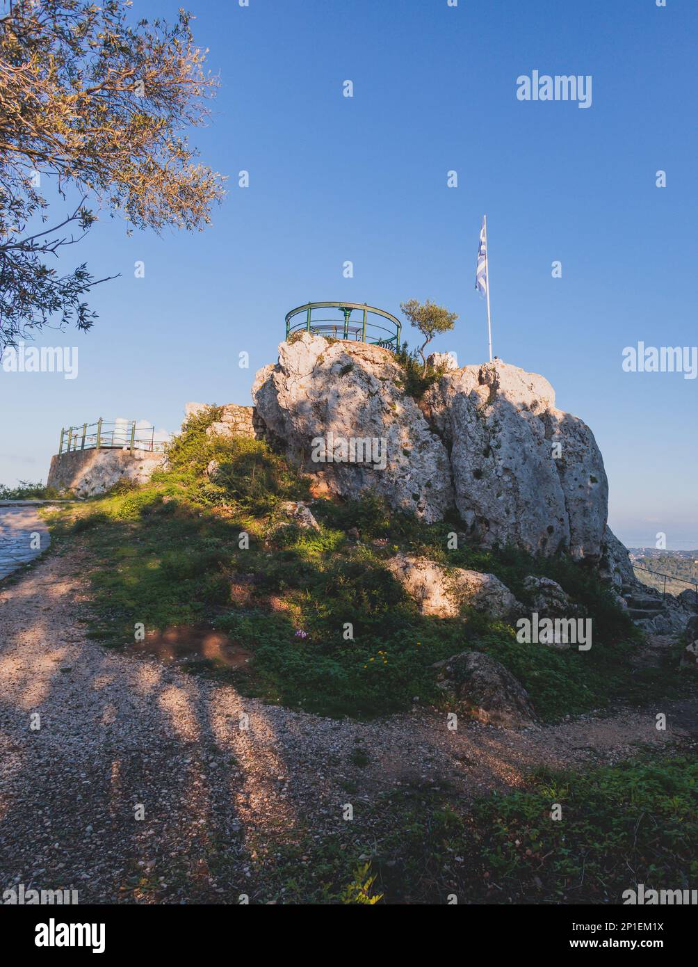 View of Kaiser's Throne observation deck lookout, Pelekas village ...