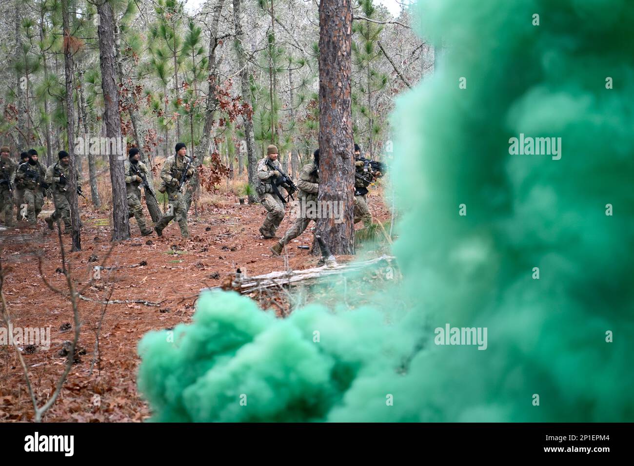 Soldiers assigned to the U.S. Army John F. Kennedy Special Warfare ...