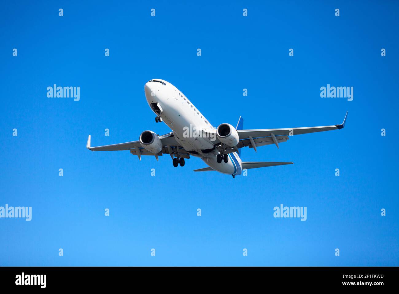 Boeing 737 89m hi-res stock photography and images - Alamy
