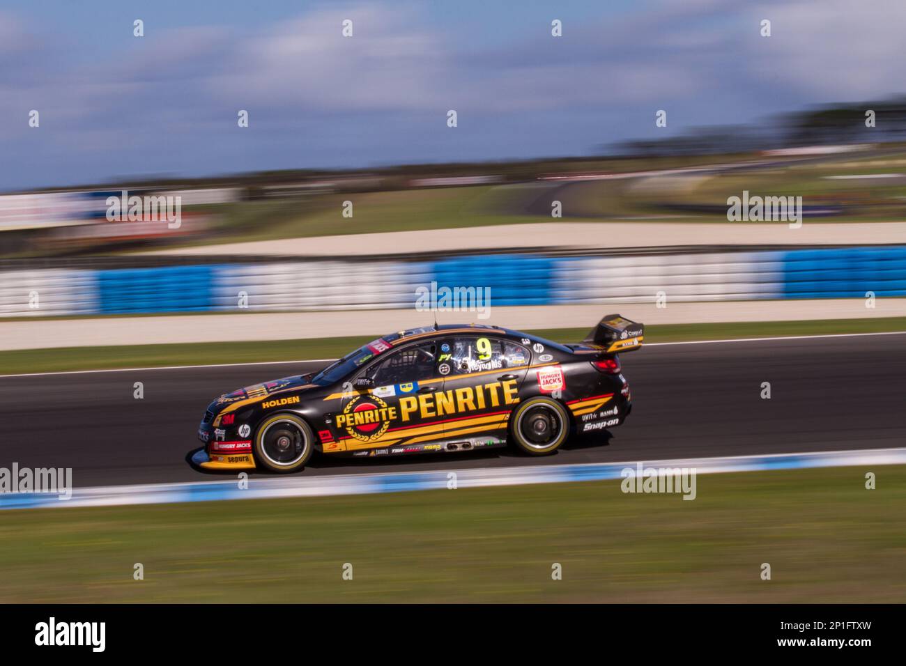 17 Apr 2016: David Reynolds (#9) of Erebus Motorsport Penrith Racing ...